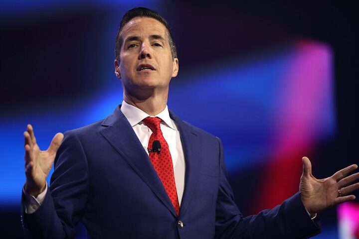 GOP Senator Unveils Bill To Eliminate Dual Citizenship